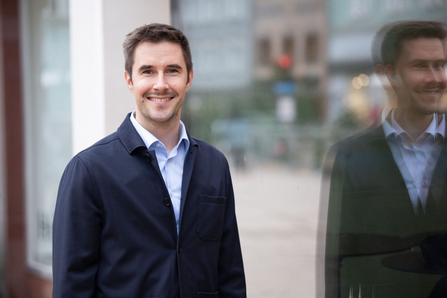 Ex-Fed-Direktor Warsh heißer Kandidat für Fed-Chefposten - NEUE ...